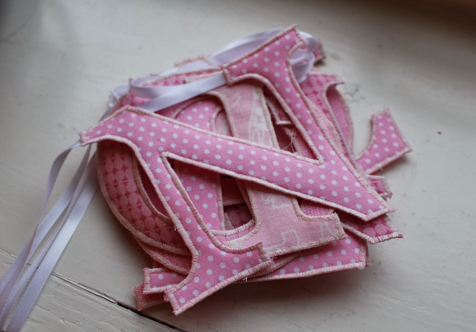 Kort og søm: Bokstav-vimpler!