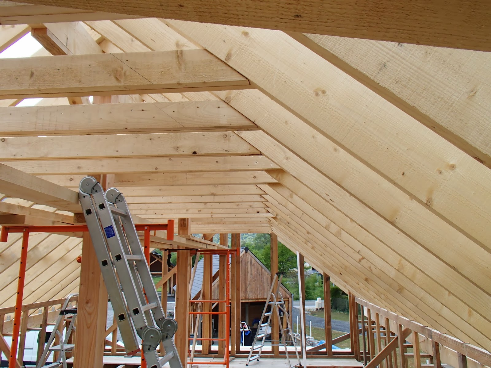 Autoconstruction bois et paille en vallée d'Ossau (64): Faux entraits