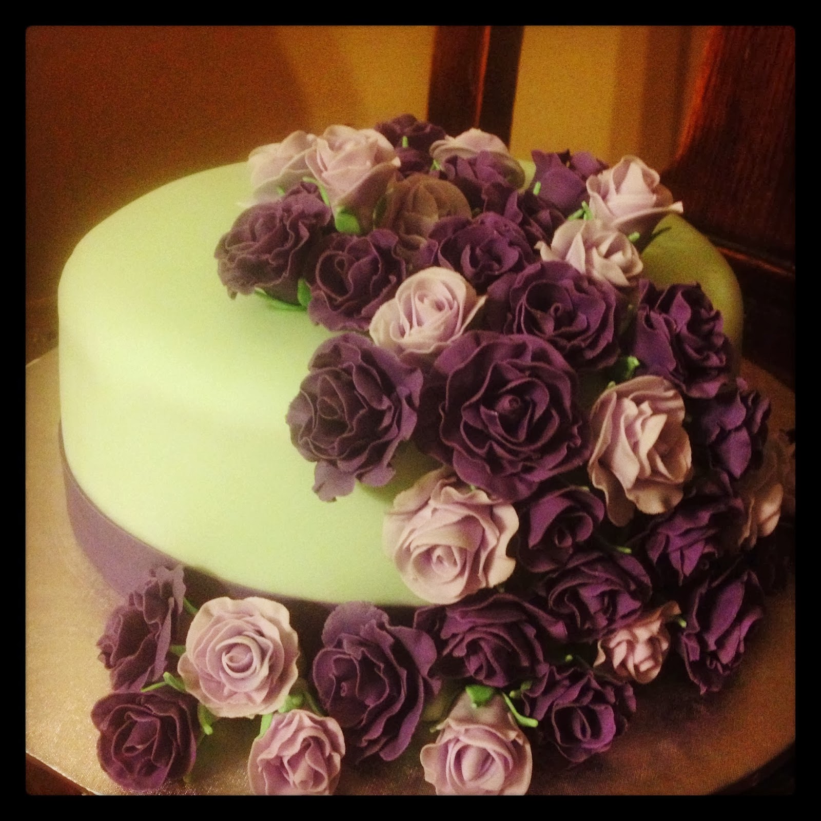 Sugar Love Cake Design: Mint Fondant and Purple Sugar Roses
