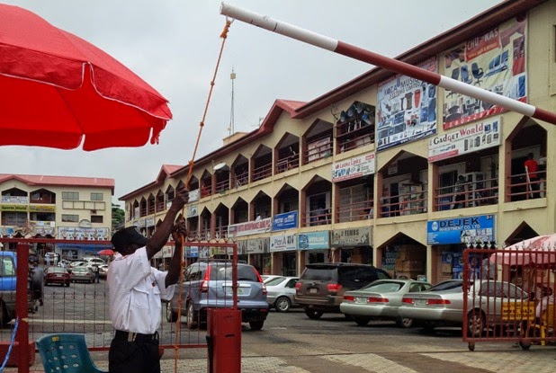 Pics : Emab plaza reopens - Dondumex's blog - News and Celebrity gossip!