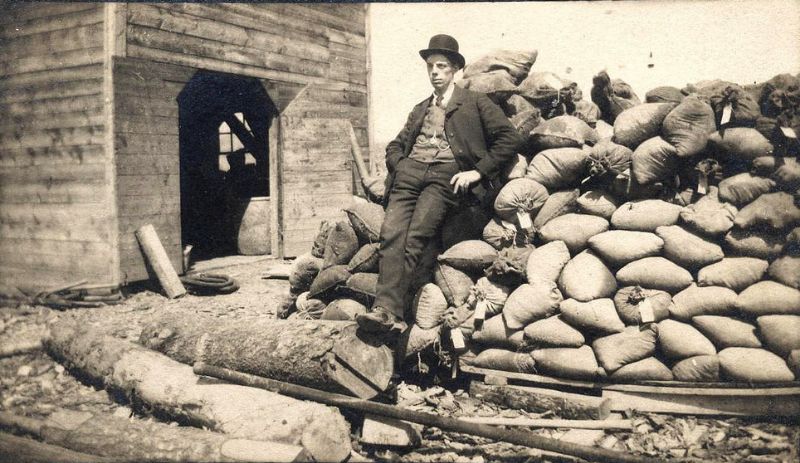 50 Found Photos That Capture Everyday Life of Canada From the Early ...