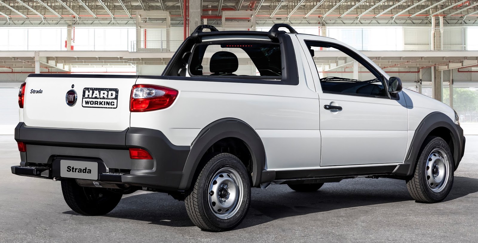 Fiat Strada chega à linha 2019 com versão Freedom e novos itens