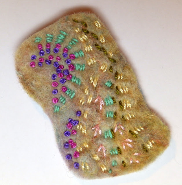 Feltissimo : Felt brooch with Autumnal patterns by Feltissimo