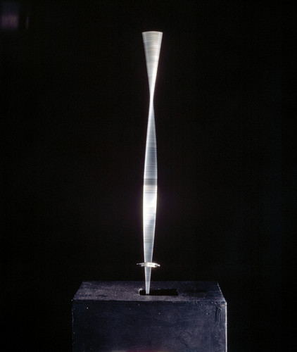 Arte y Geometría: A. Giacometti, Dan Flavin, Naum Gabo