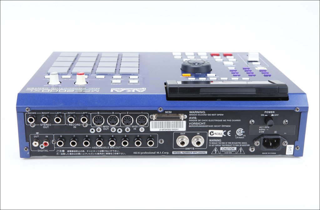 MATRIXSYNTH-B: Akai MPC 2000 XL MCD