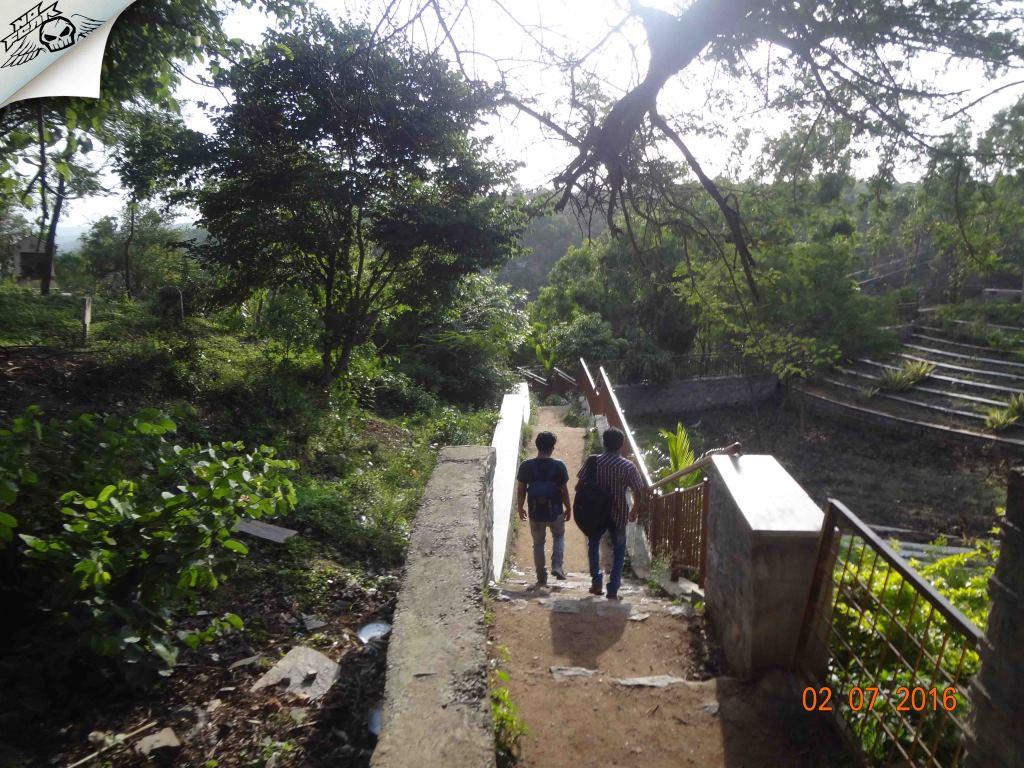 Pearl valley (Muthayala maduvu) and Thattekere - Meet my new beast 02 ...