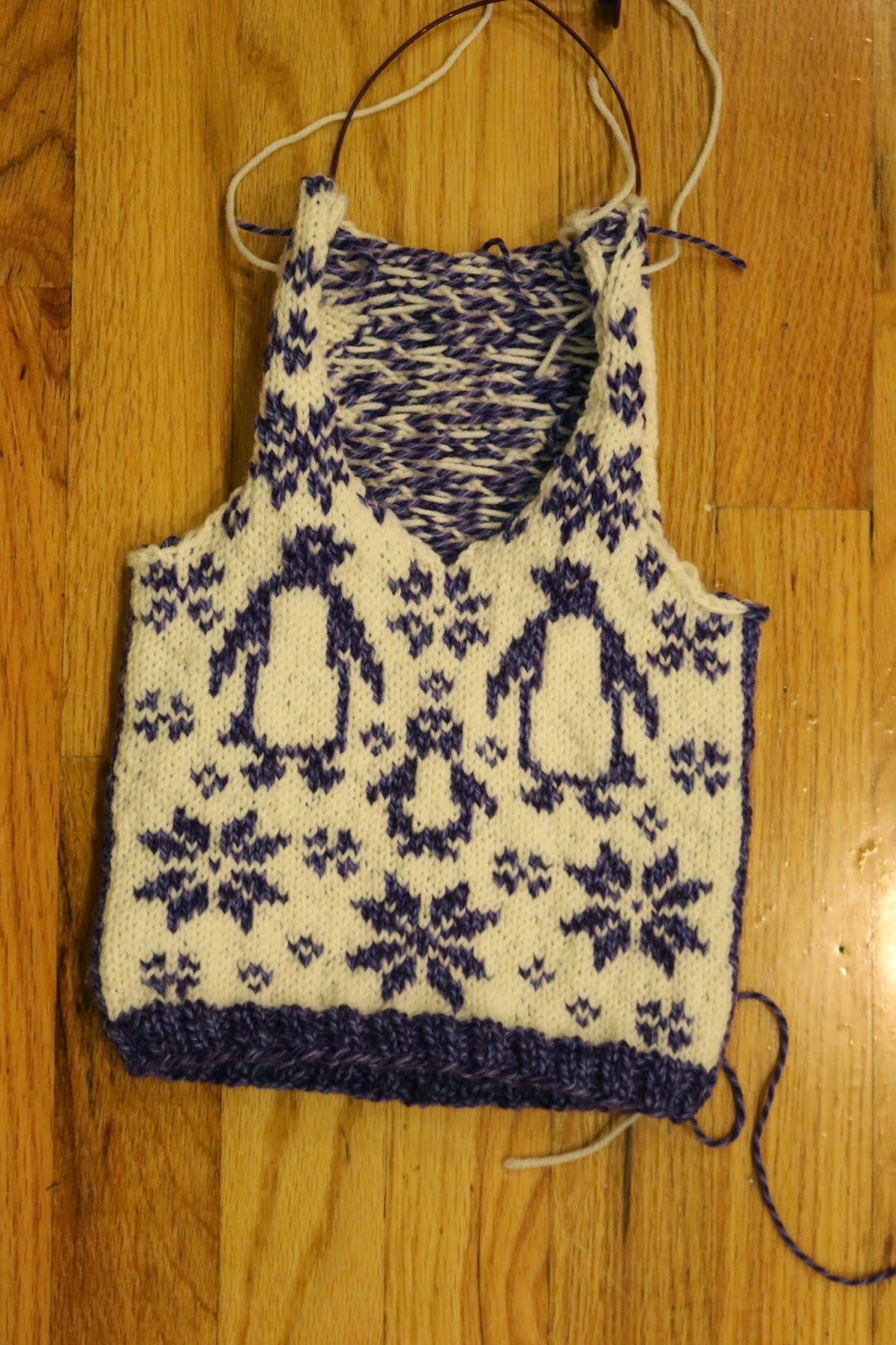 ChemKnits: Behind the Design of the Snowy Penguin Vest