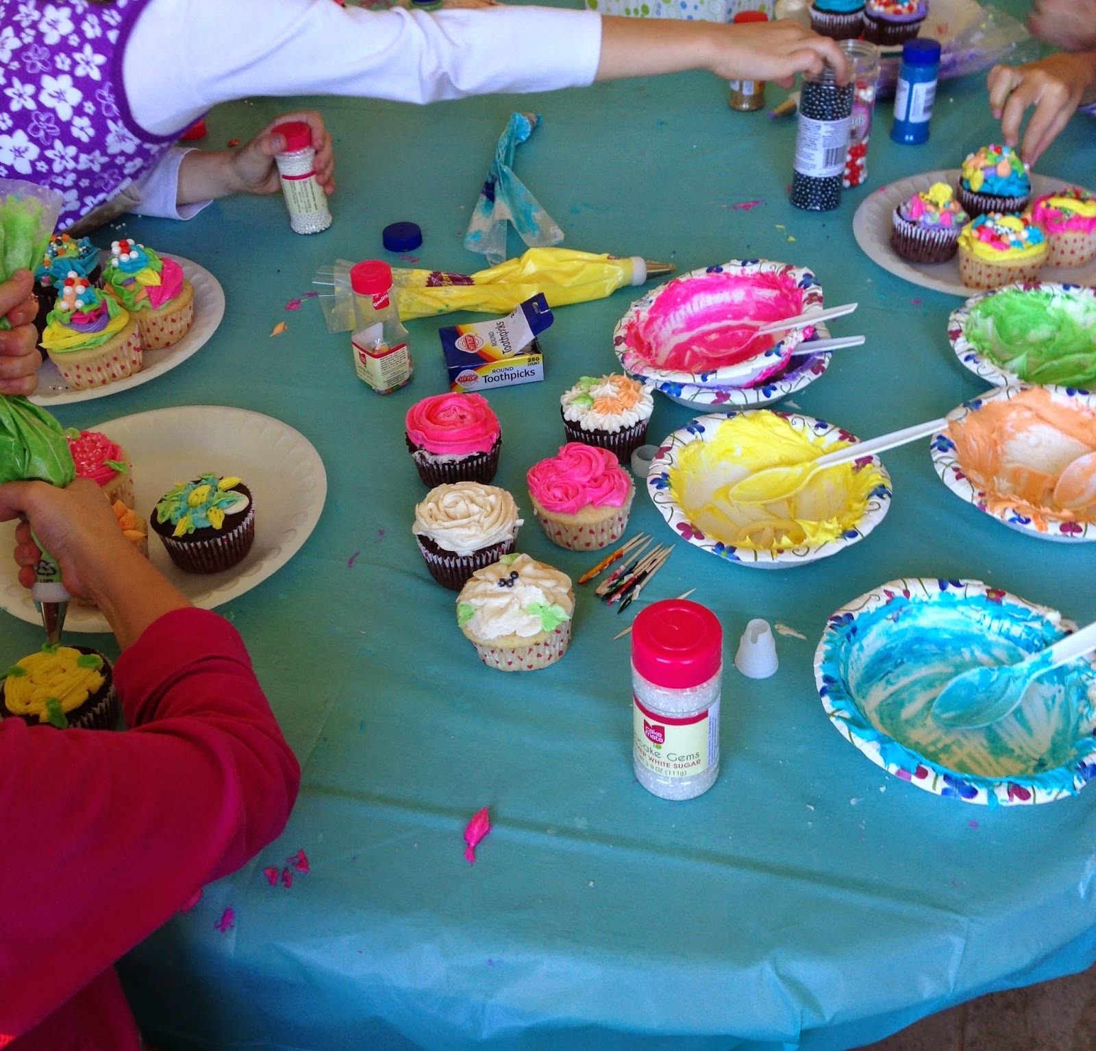 Home Slice Bakery: Cupcake Decorating Class Party