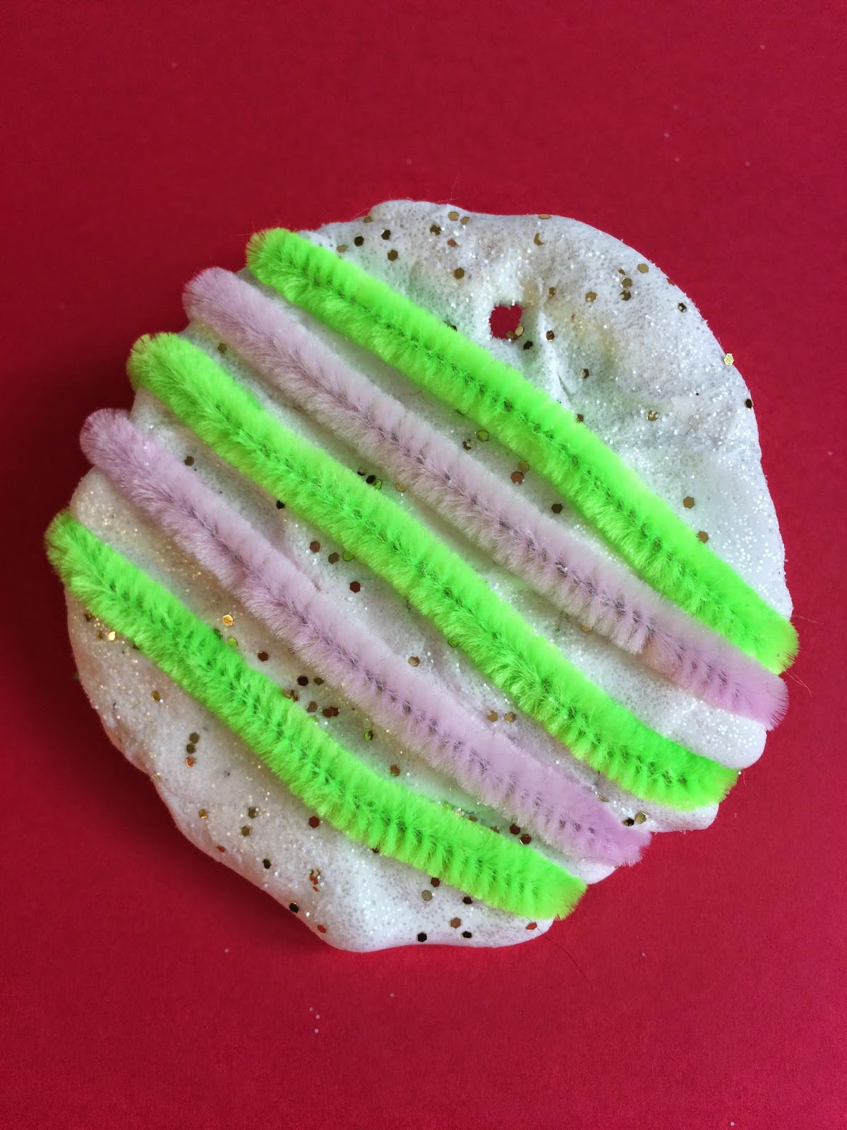 Mini Monets and Mommies: Model Magic Christmas Ornament Kids' Craft