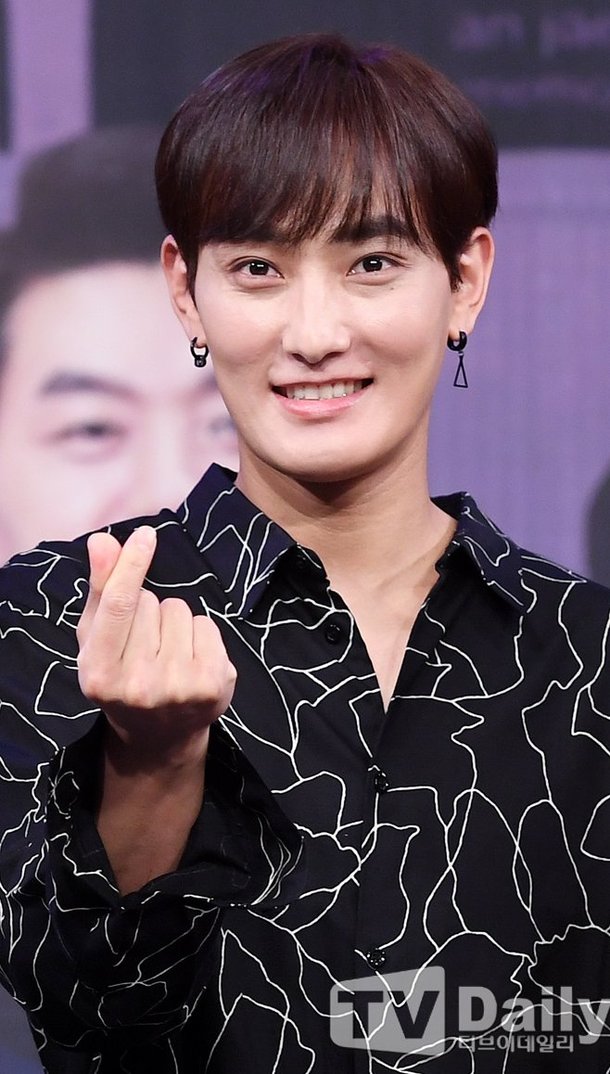 Kangta attends press conference for new variety show