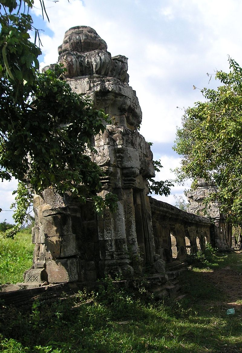 EAST AND WEST MEBON TEMPLE IN SIEM RIEB ANGKOR WAT - Khmer History