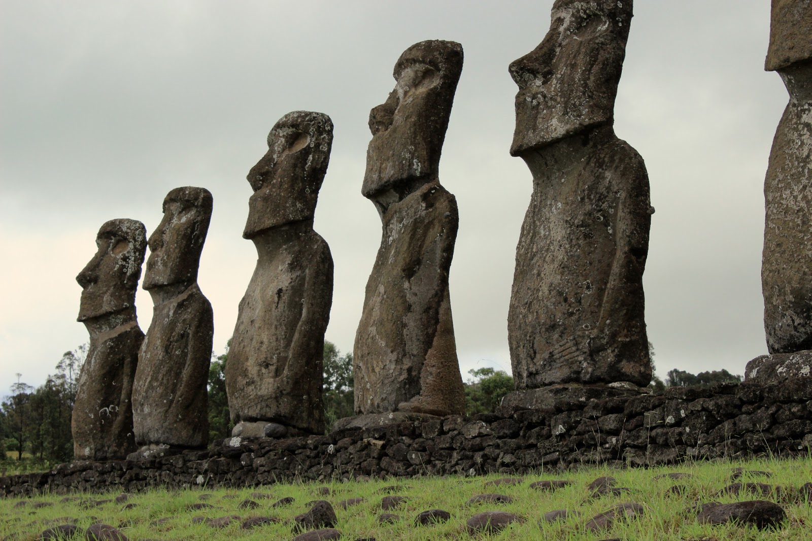 Sleepless in Santiago: Look at 'Dem Moai Men!