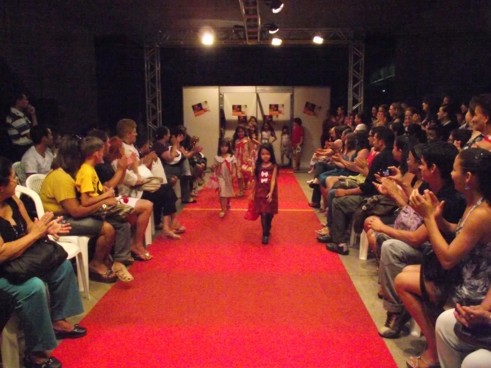 Oficina de Moda: Desfile infantil - Recife Vira Moda / produção: Risa ...