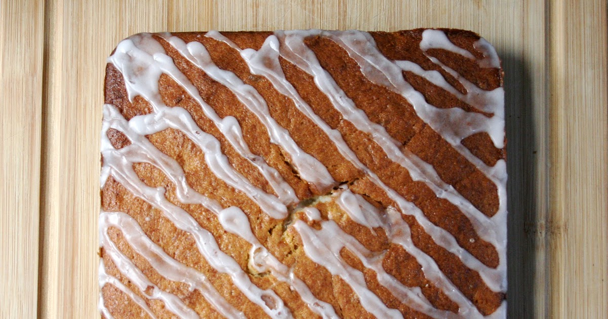 Super Easy Banana Drizzle Cake