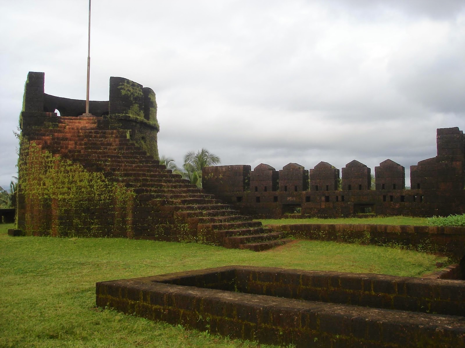 Mirjan Fort Sirsi Attractions
