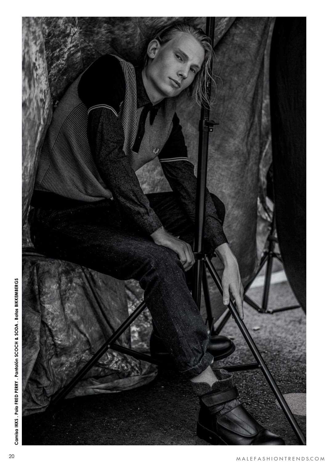 Jeremy Garner se enfunda en gometría para KOOSS Magazine