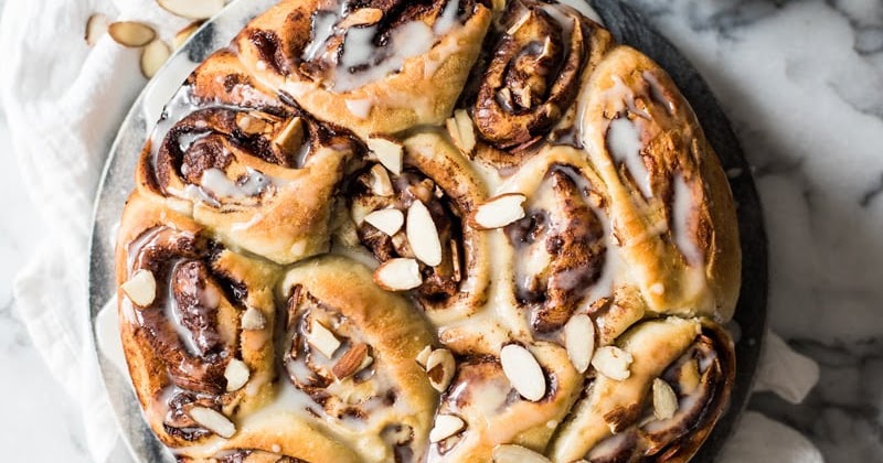 MEXICAN CHOCOLATE CINNAMON ROLLS - Food And Beverage Recipes