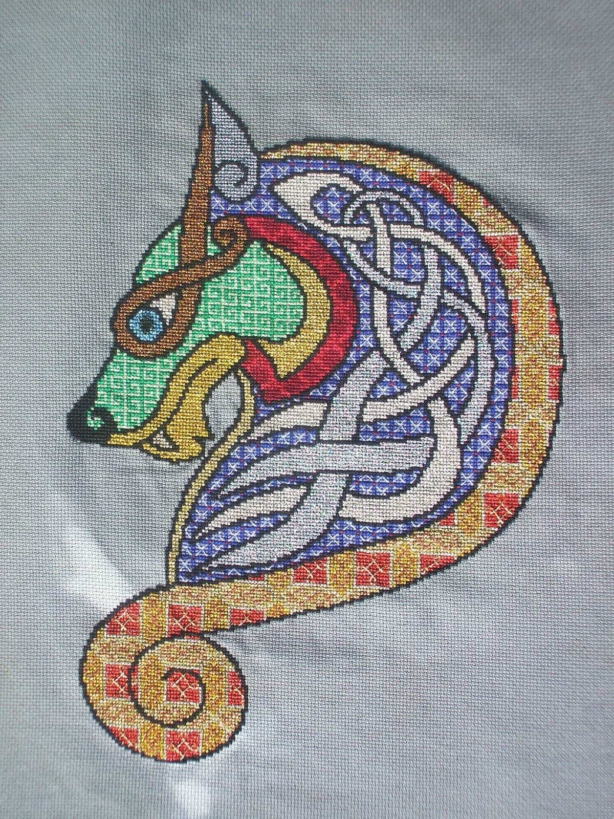 Magical's Quilts and More...: Celtic Wolf - Finally complete!