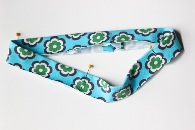 MODKIDBOUTIQUE: Tips & Tricks: Knit Neck Binding 3 Ways