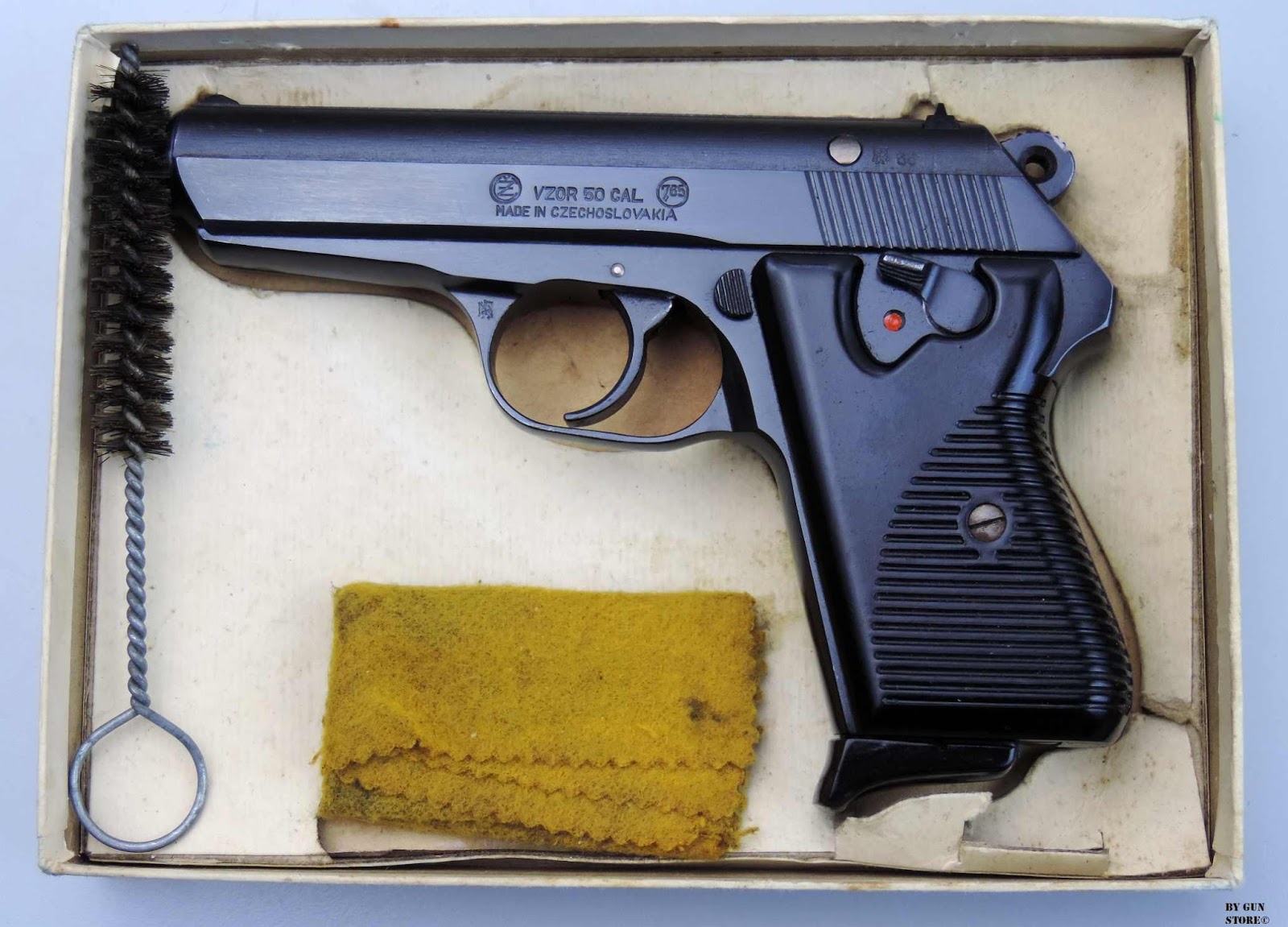 Armi usate web portal: Pistola CZ mod. 50 cal. 7,65 mm