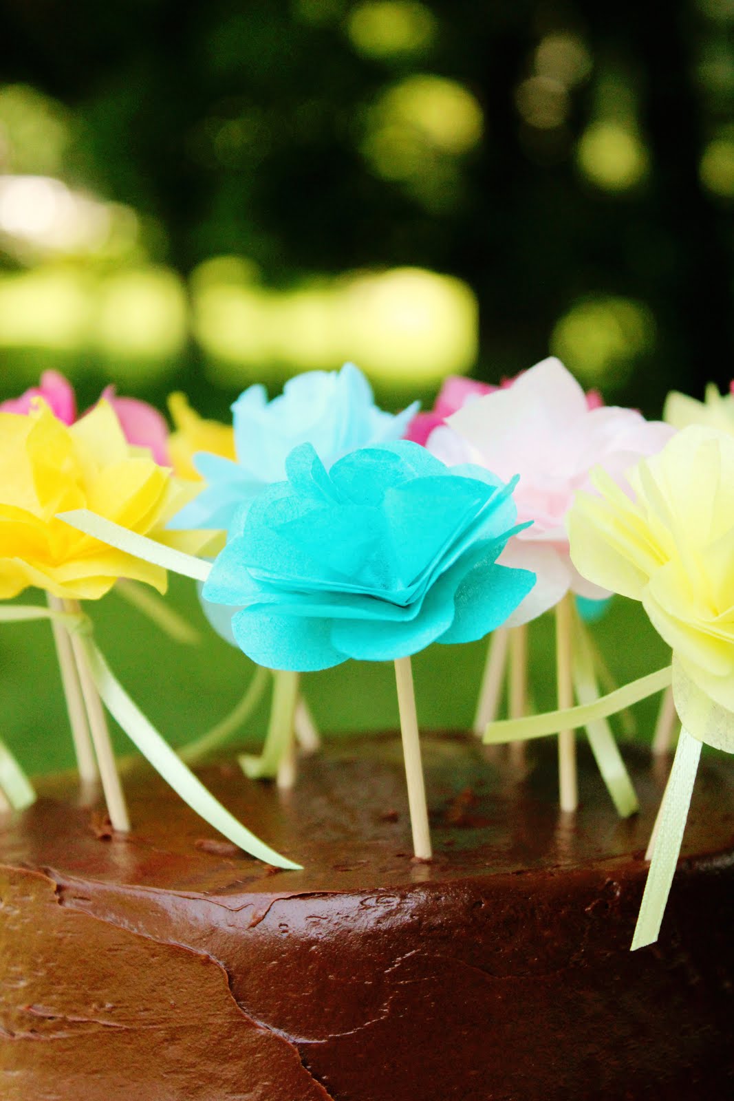 Icing Designs: DIY Tissue Paper Flower Cupcake Picks