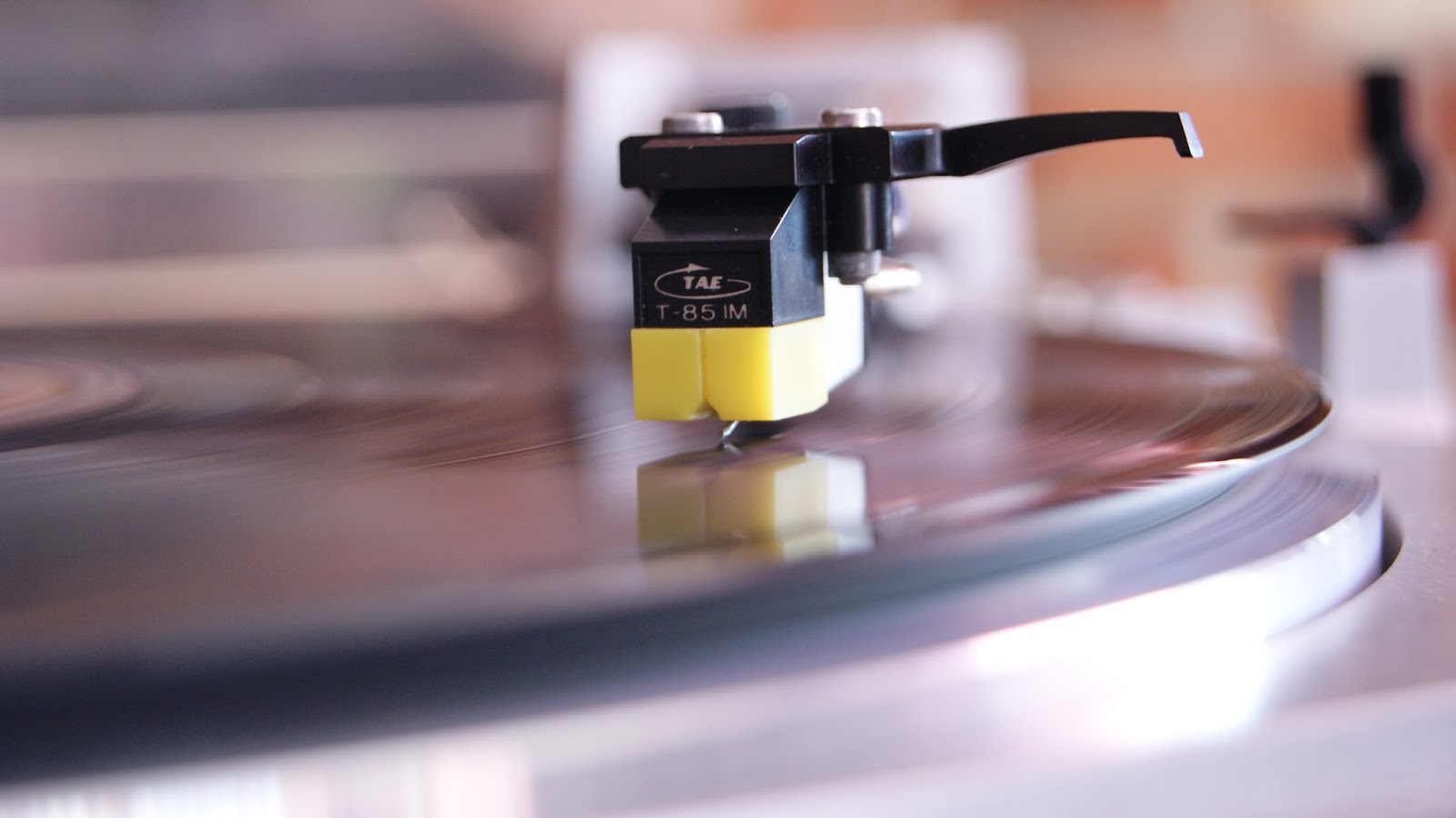 Hitachi HT-45 Turntable