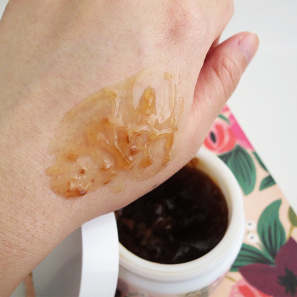 Sunday Skincare Ritual: Fresh Rose Face Mask - Solo Lisa