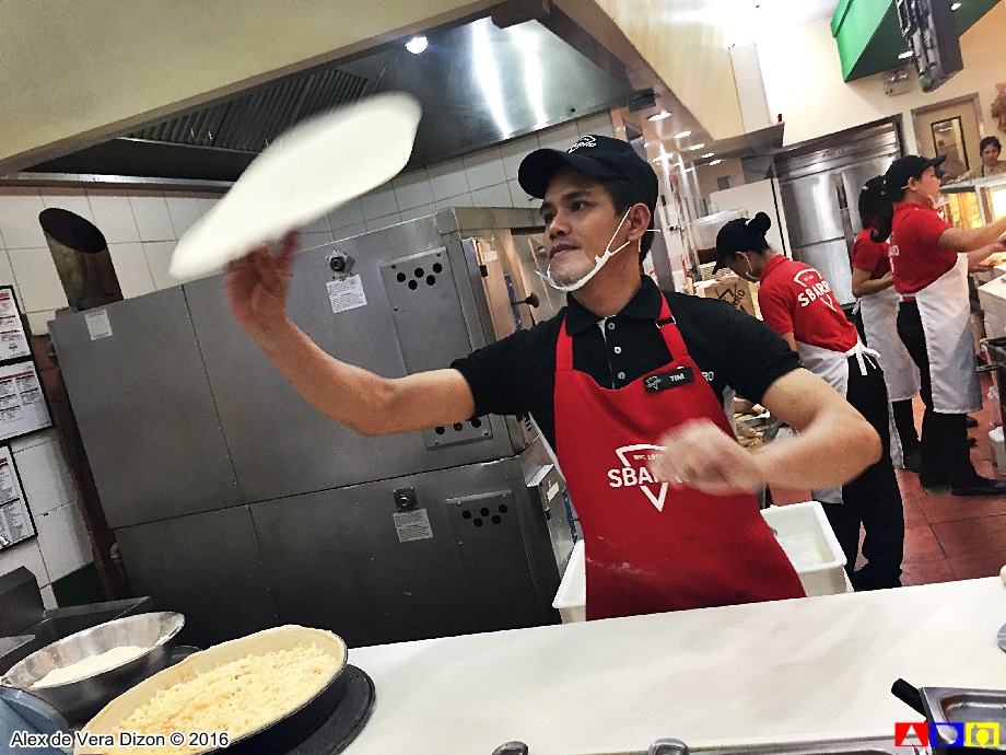 lafanggero: White Christmas Indulgence with Sbarro’s Chicago Super ...