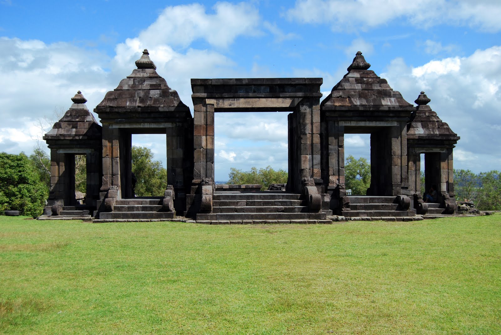 TOURISM: DESTINASI WISATA CANDI RATU BOKO
