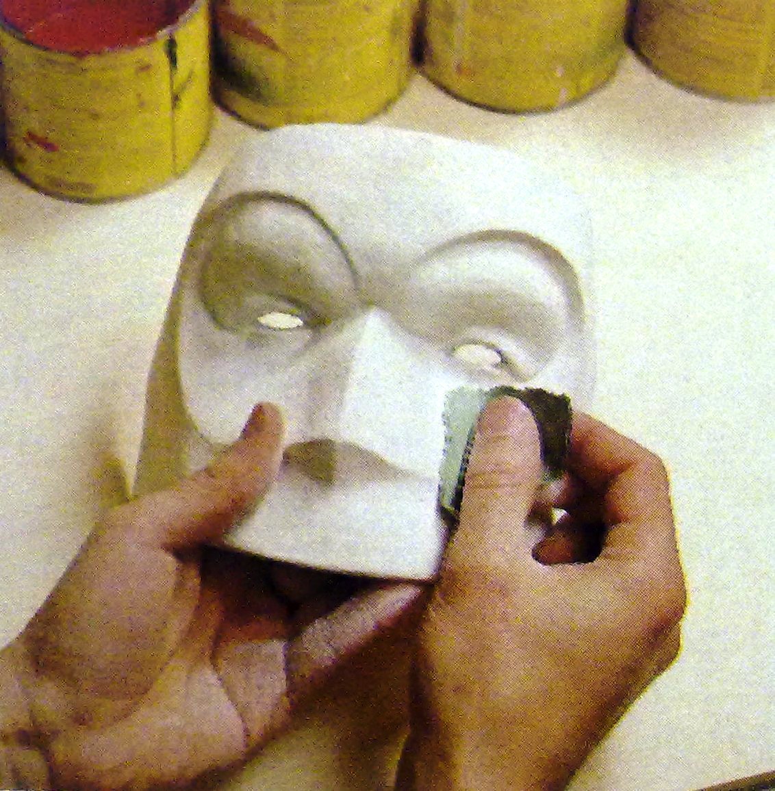 papel mache y escultura: Máscaras de cartón , última parte.