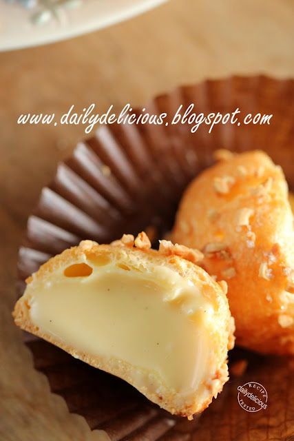dailydelicious thai: Almond crusted choux cream: Delicious and simple ...