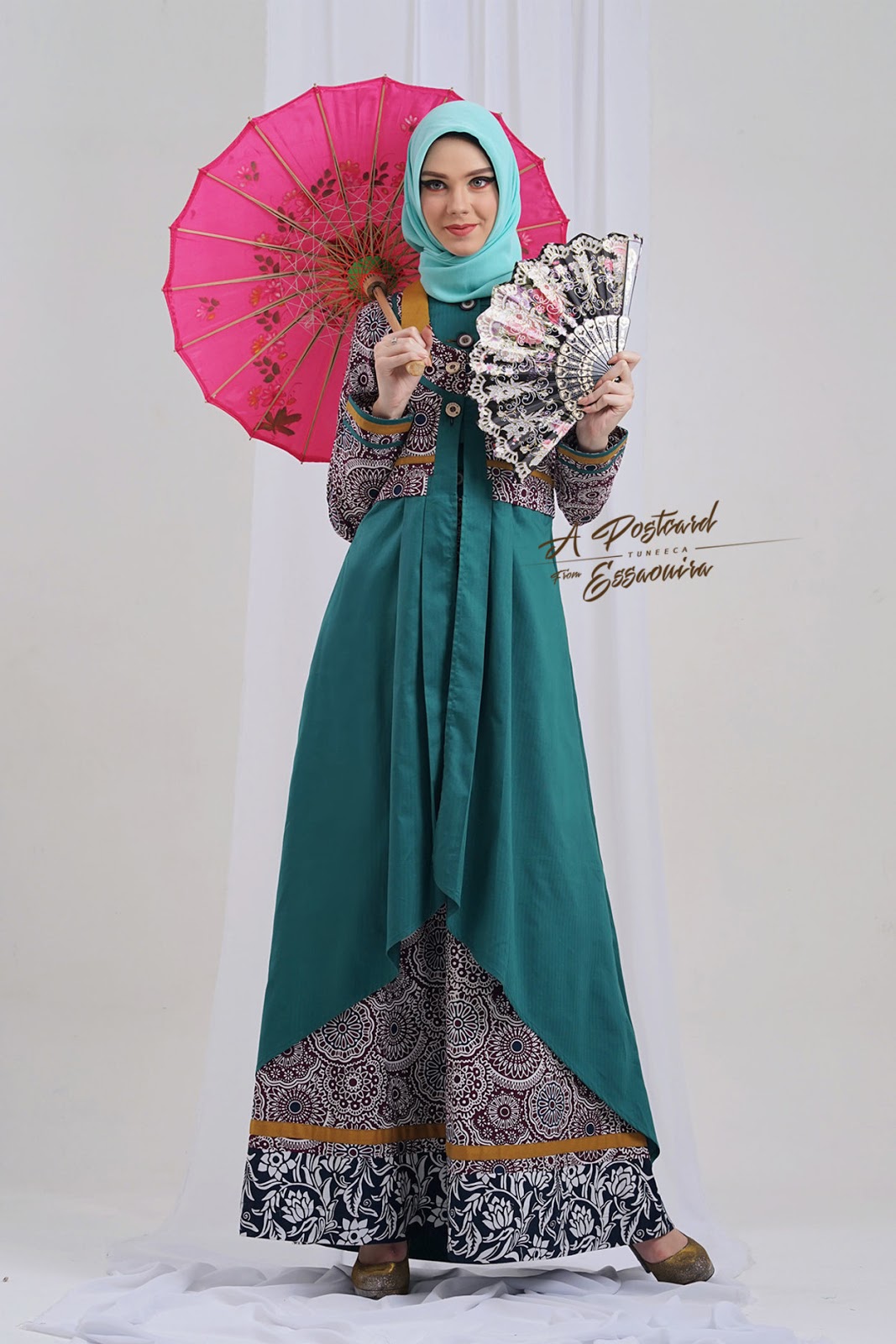 KOLEKSI SARIMBIT PESTA BATIK TUNEECA A POSTCARD