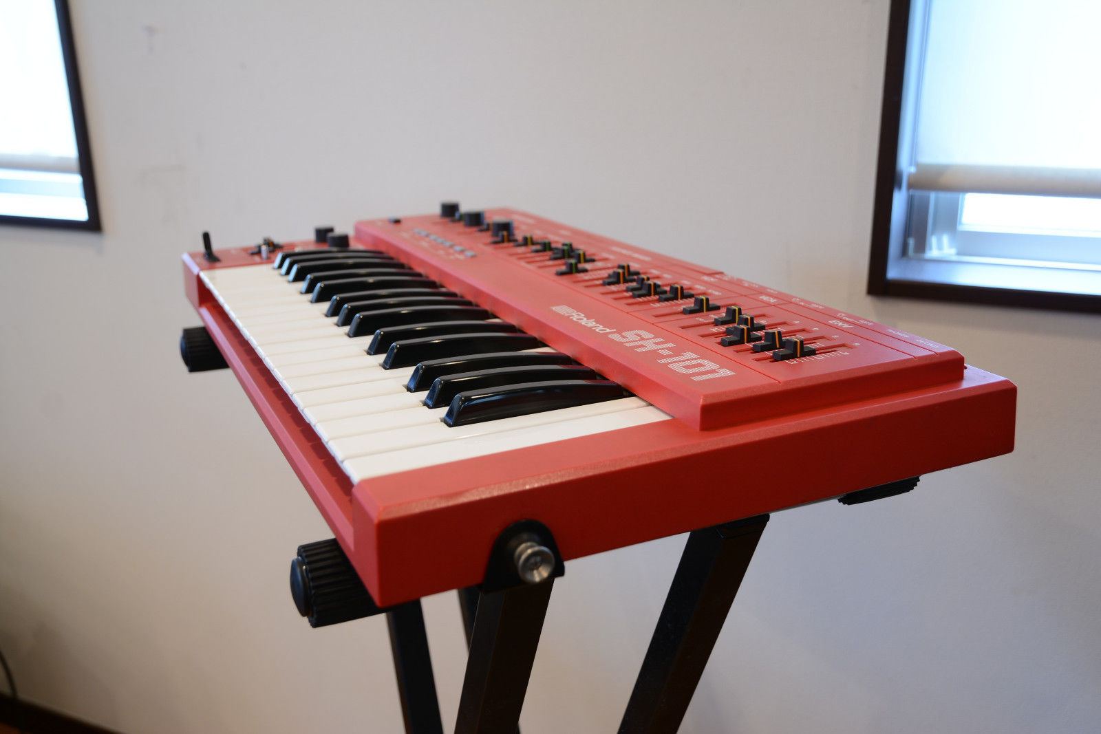 MATRIXSYNTH: Red Roland SH-101 SN 442916