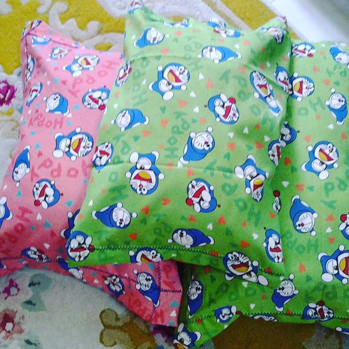 DIY : Buat Sarung Bantal Yang Baru Untuk Awisy