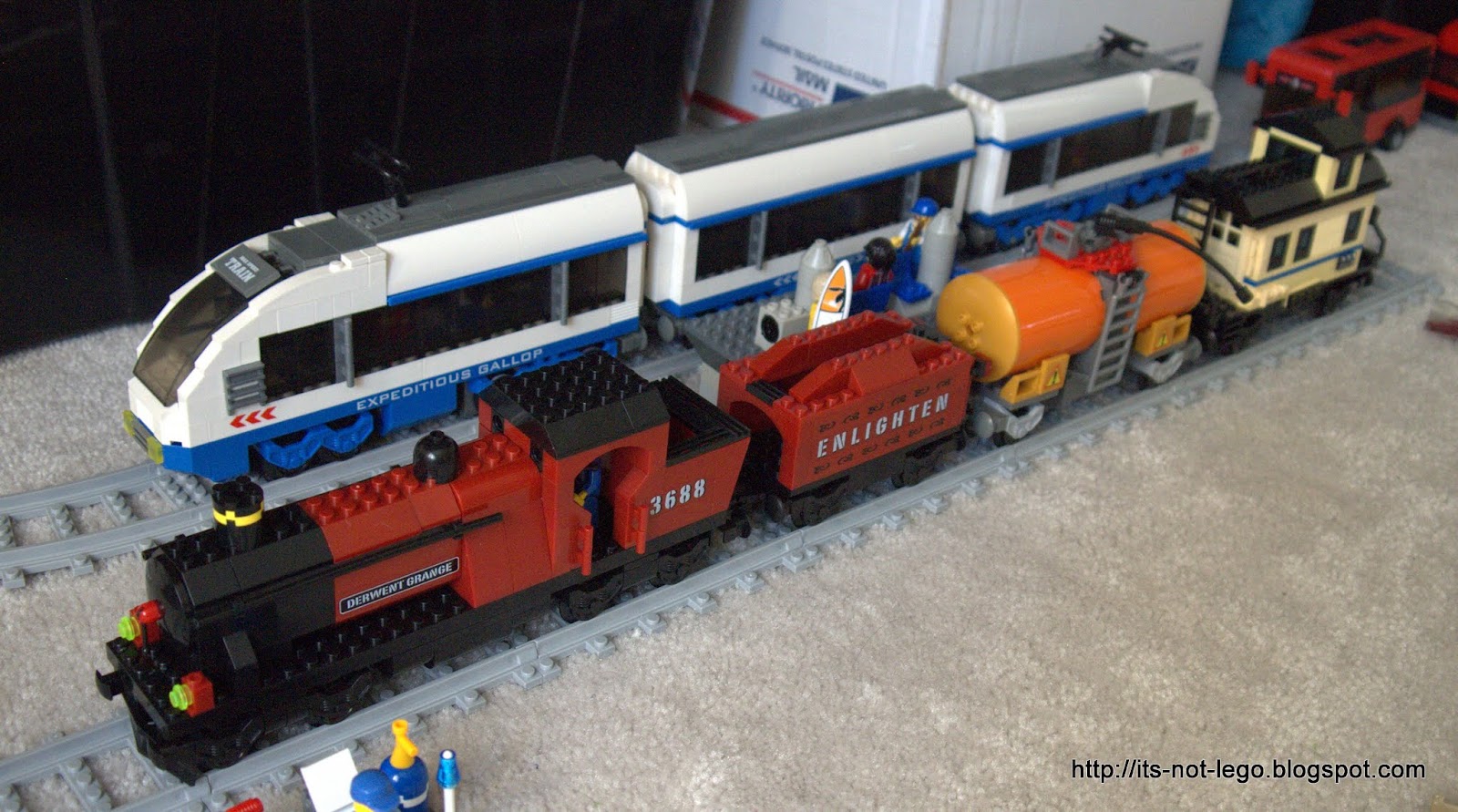 It's Not Lego: Enlighten 627 Not Lego Train Locomotive set review