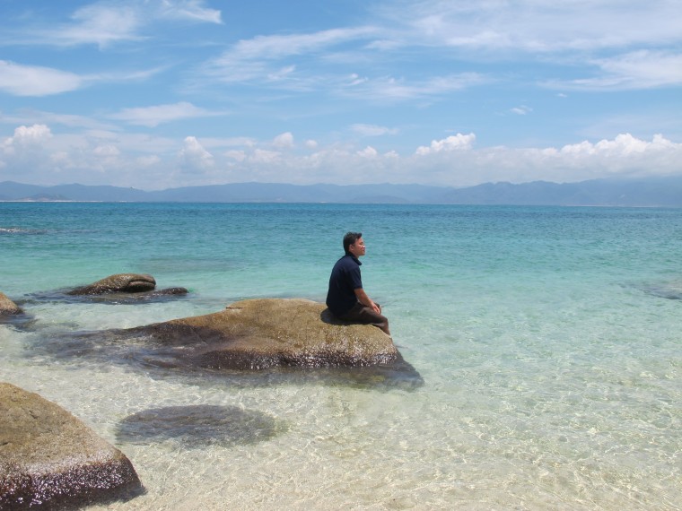 Xin chao!: Vietnam beautiful beaches, islands and bays