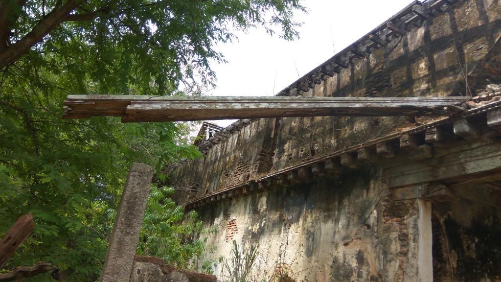 Tamilnadu Tourism: Eraniel Palace Ruins, Eraniel, Kanyakumari