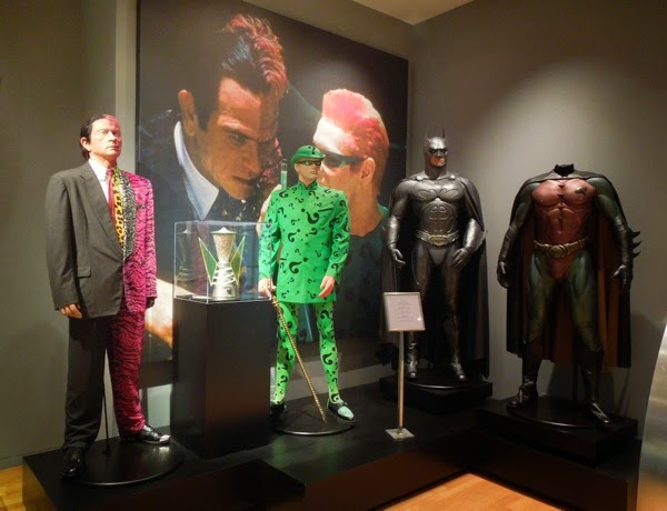 Hollywood Movie Costumes and Props: The Riddler and Two-Face villain ...