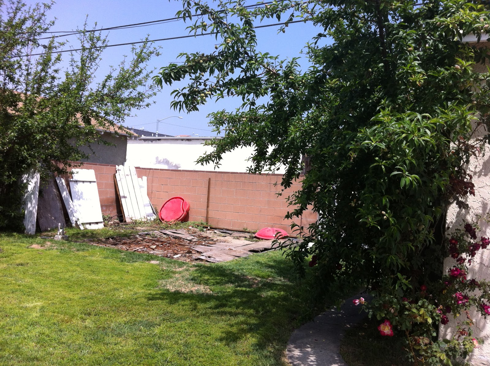 EvY at HomE: burbank houses: dumpy house