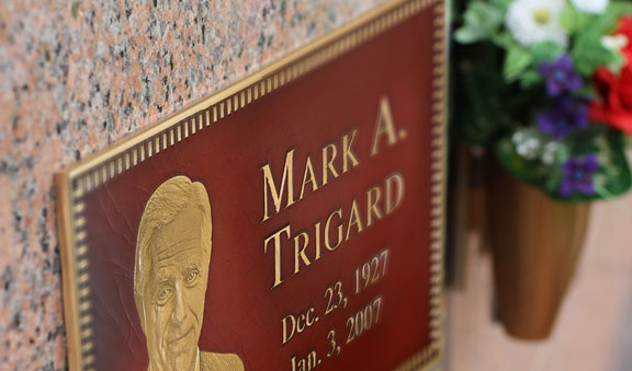 Trigard Memorials: Beautiful mausoleums deserve beautiful memorials