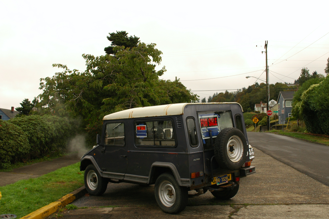 OLD PARKED CARS.: 1989 UMM Alter II.