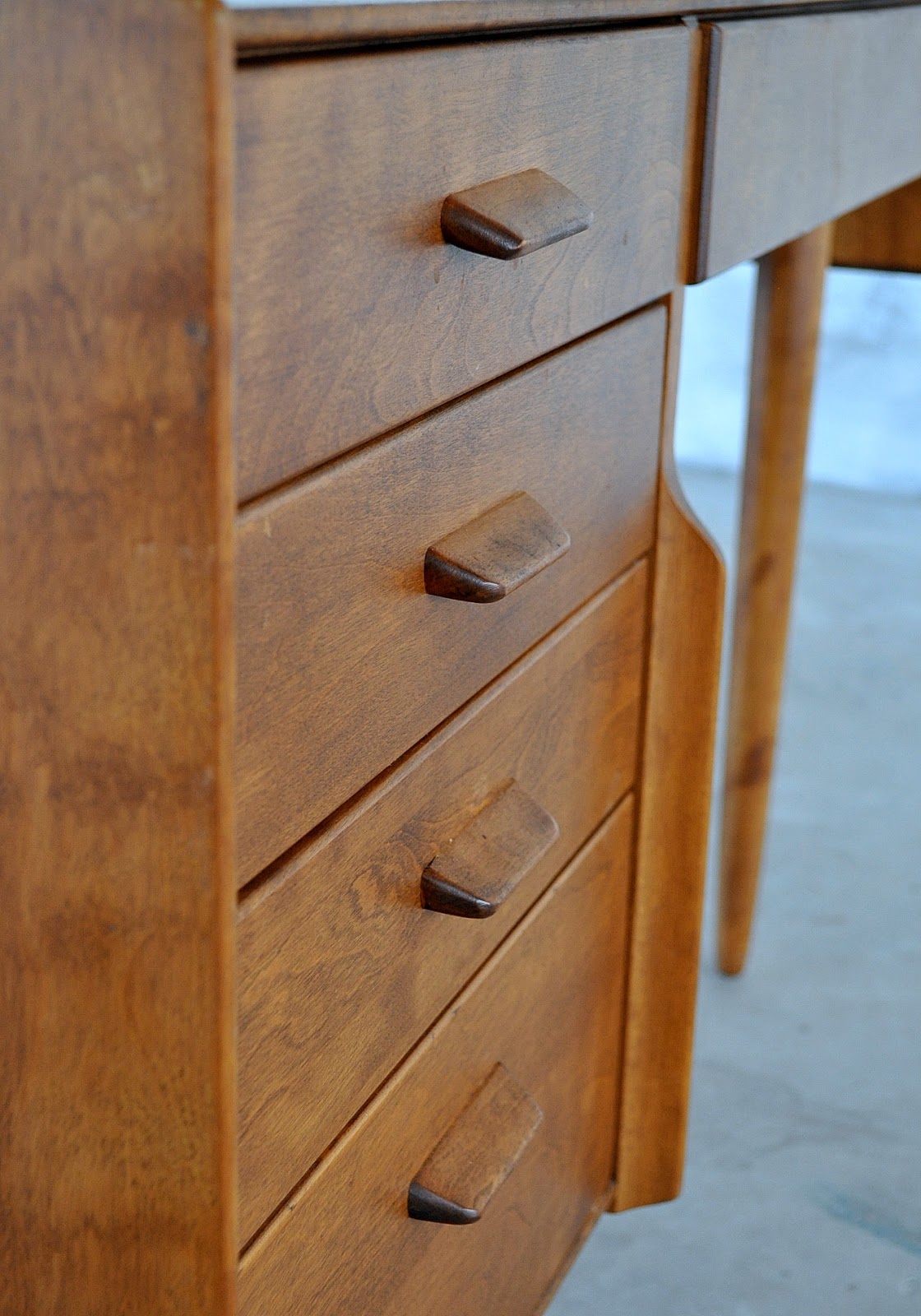 SELECT MODERN: Russel Wright Desk