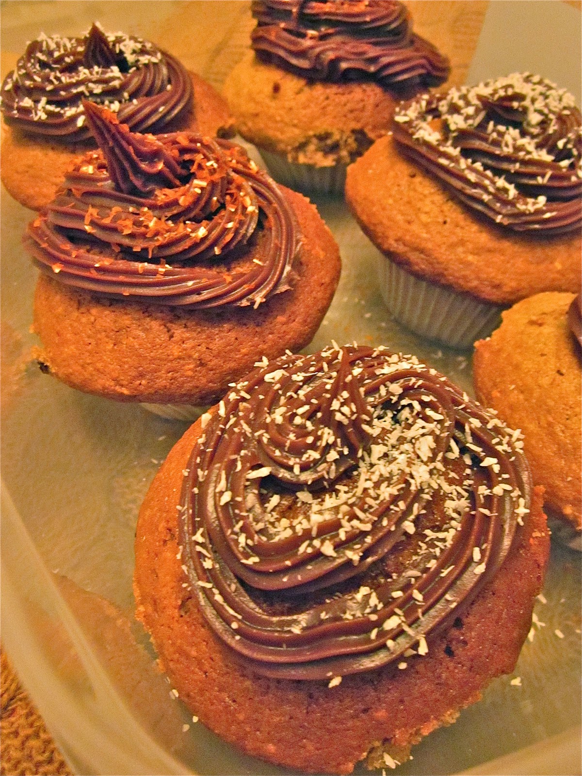 Mrs Pantagruel: Muffin di nocciole con frosting alla nutelleccocco