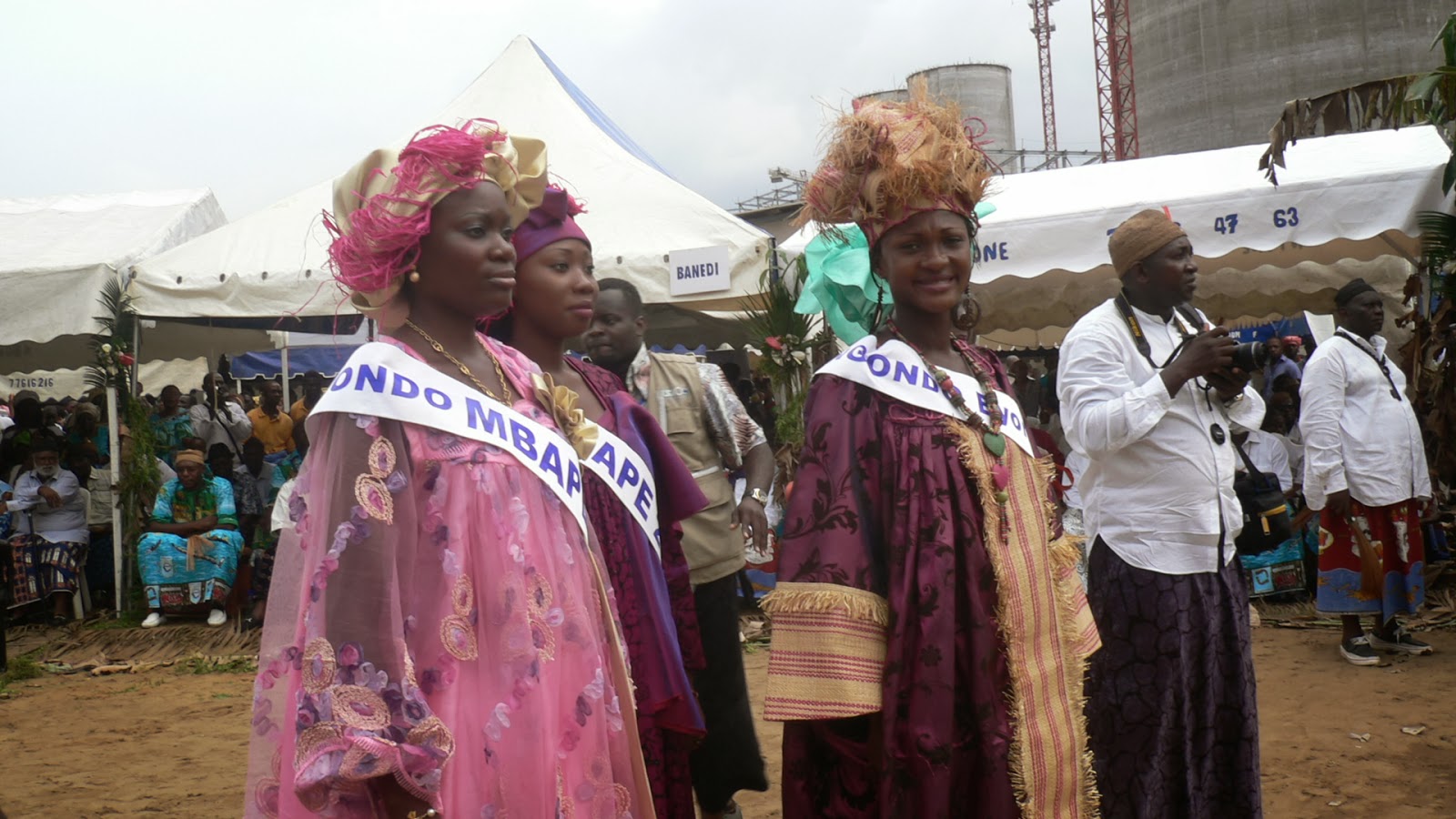 ngobithe: Ngondo sur les Berges du Wouri Douala Cameroun