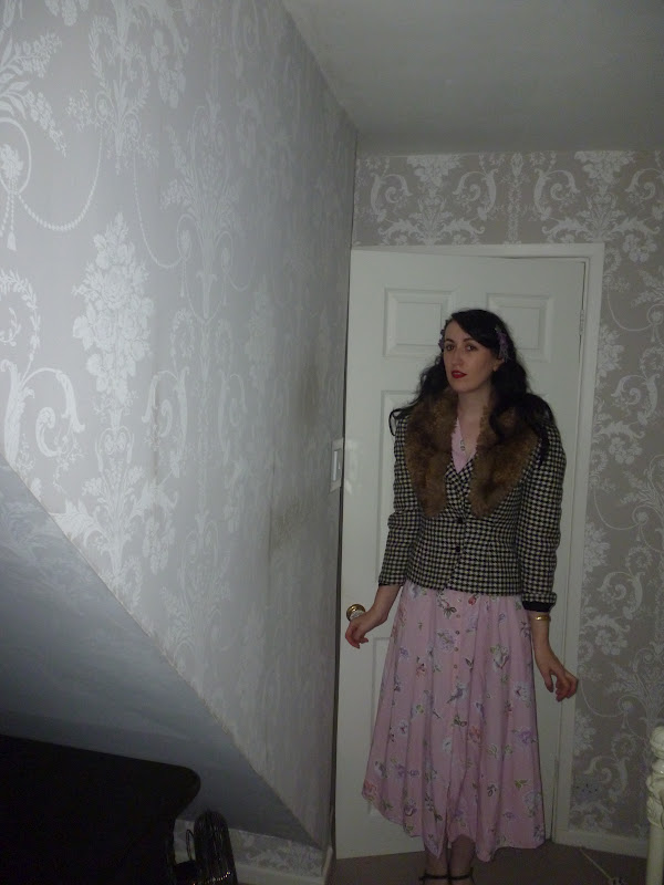 Leopard and Lipstick: Your slip is showing!