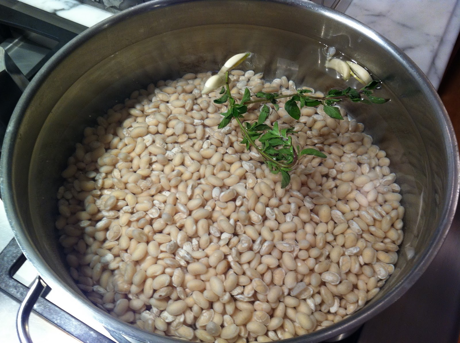 Lento: Winter "Mangiafoglie" Classic: Escarole & Beans