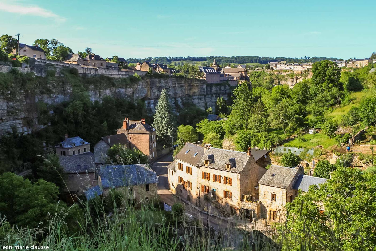 Découvrir la France en photos: 21 - BOZOULS. (Aveyron-12)