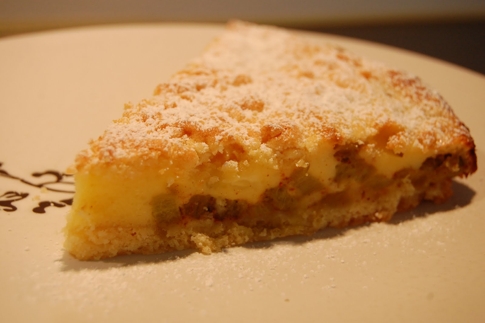 Siis kui ma vahest süüa teen...:): Rabarberikook hapukoorekattega