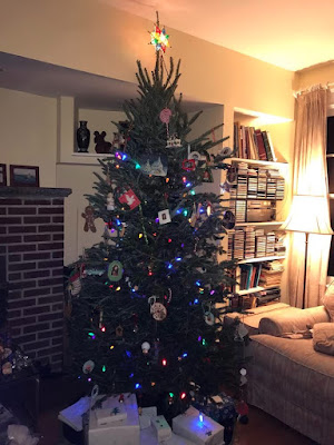 Good Knight Times: Early Christmas Tree!
