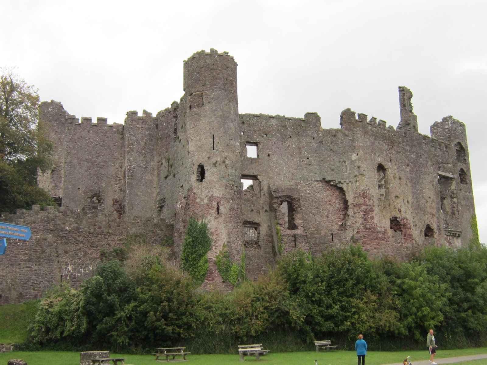 Highlands and Welsh Marches: Showering at the Castle
